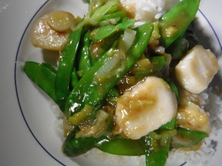 Scallops with Snow Peas – Greasy Little Birds