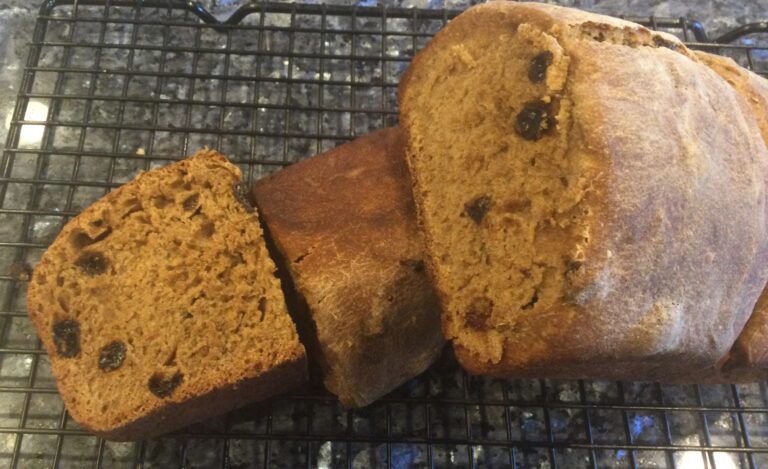 Traditional Newfoundland Sweet Molasses Raisin Bread – Greasy Little Birds